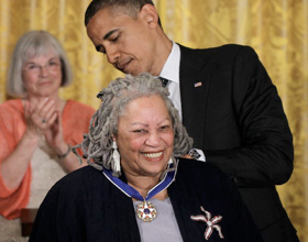 Toni Morrison, Nobel and Pulitzer Prize-Winning Author, Passes Away at ...